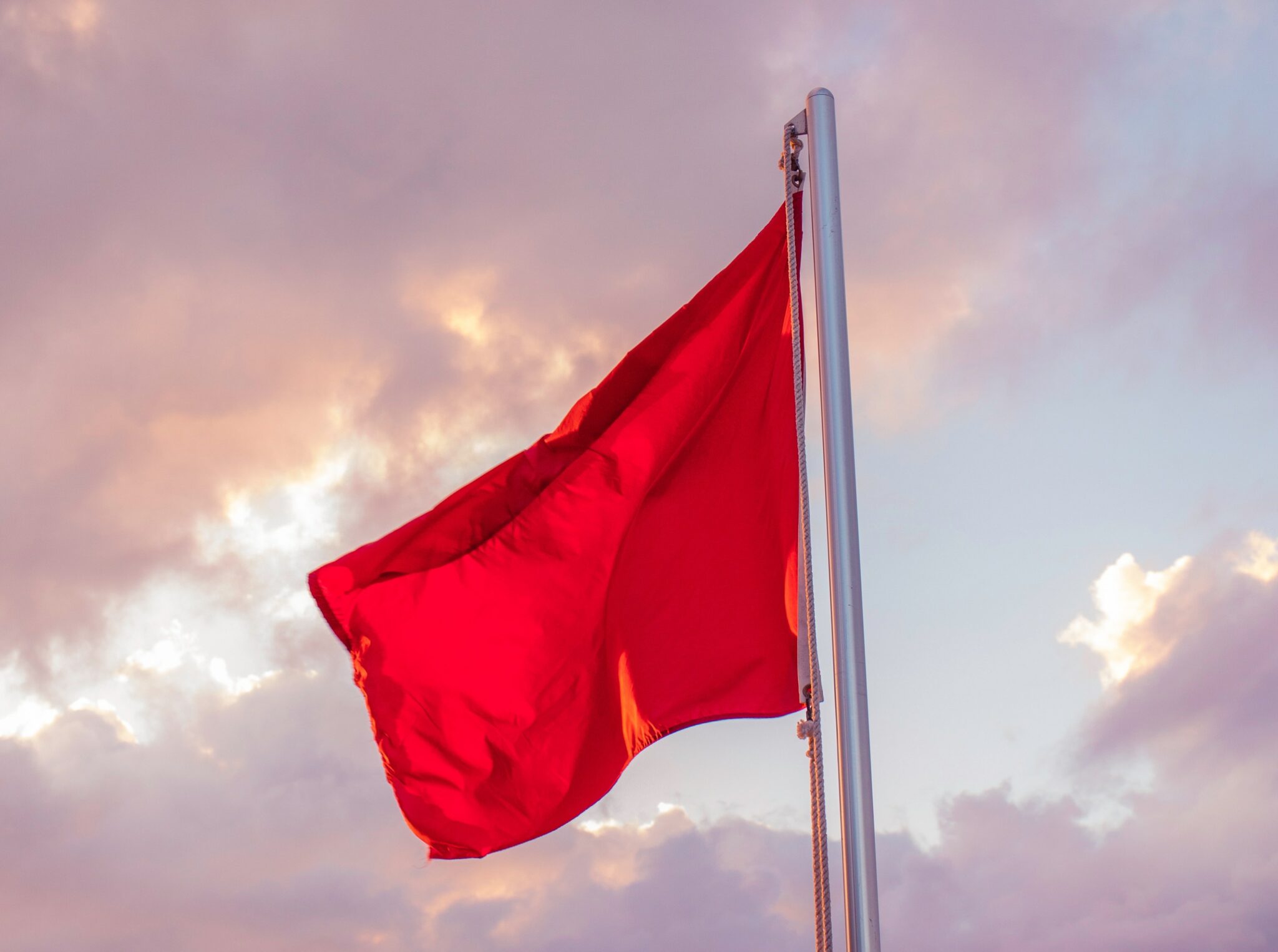 The 10 Most Common Red Flags in Relationships - Dr. Juliana Hauser